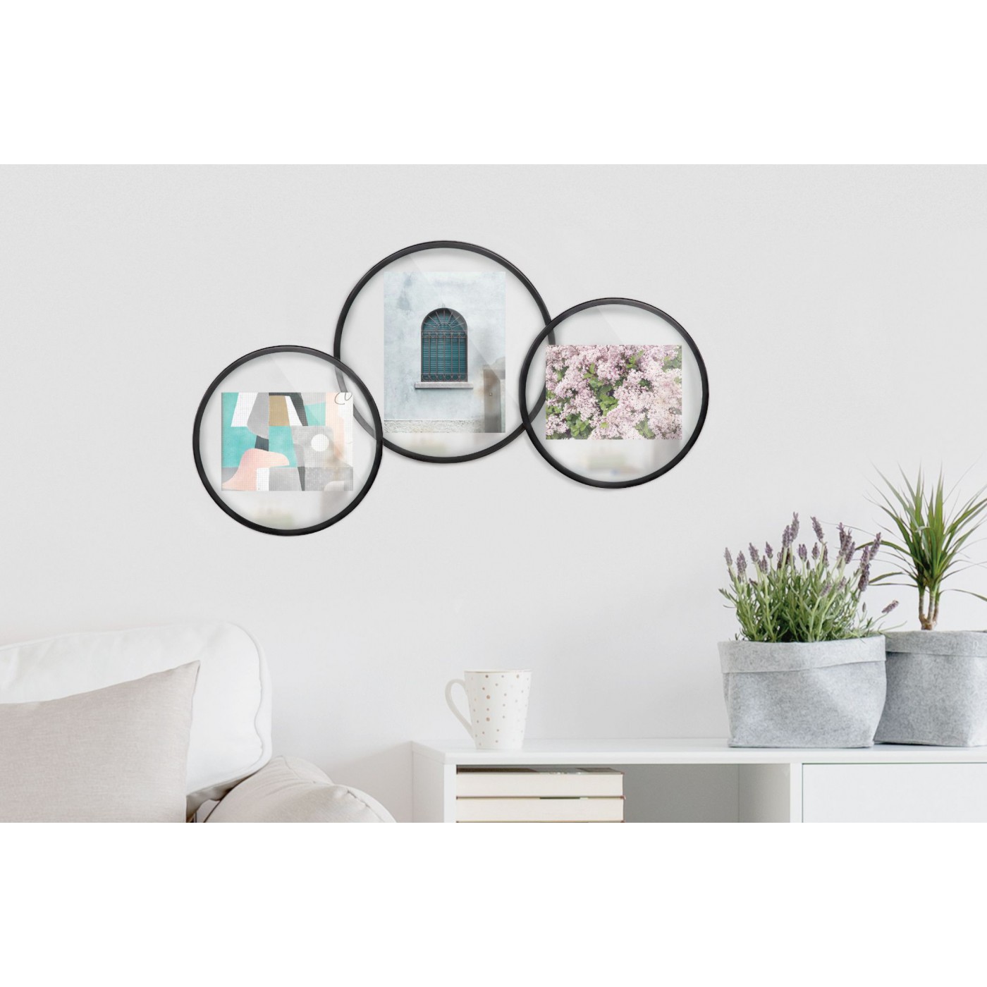 Infinity Frame Black Round for 10 x 15 cm Photo Umbra